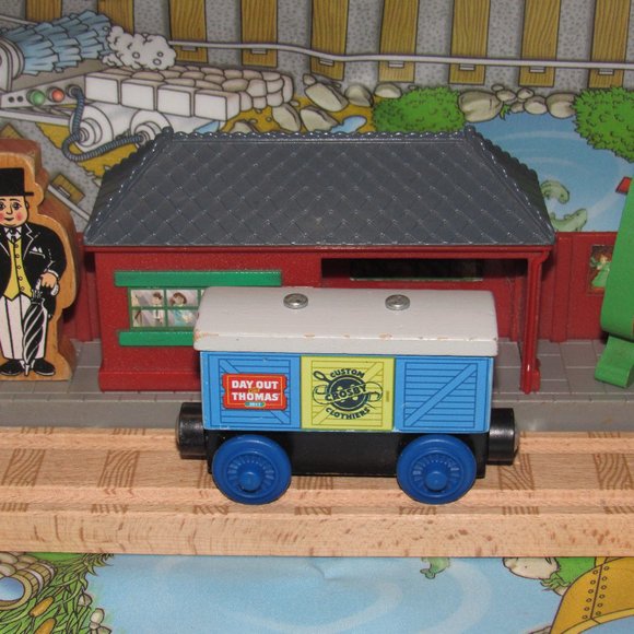 Thomas & Friends | Toys | Thomas Wooden Railway Train Engine Track Day ...